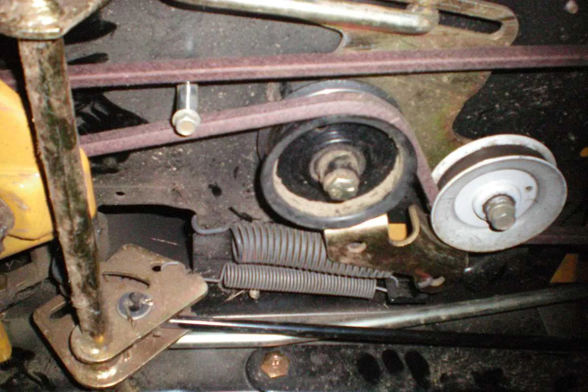 Cub Cadet LT1040 Belt Routing Diagram Guide